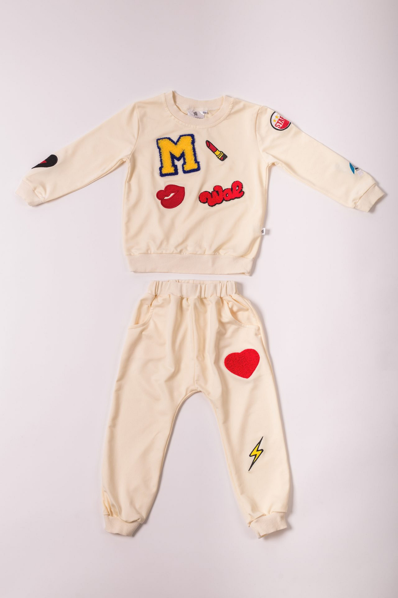 Tracksuit Love – AMAREEN